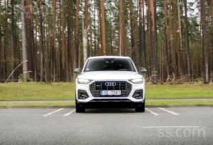 White Audi Q5 2021 in Riga, with an engine capacity of 2.00 L and mileage of 121 thousand km for 28990 €, photo 2 on AUTOMOTO.COM.LV