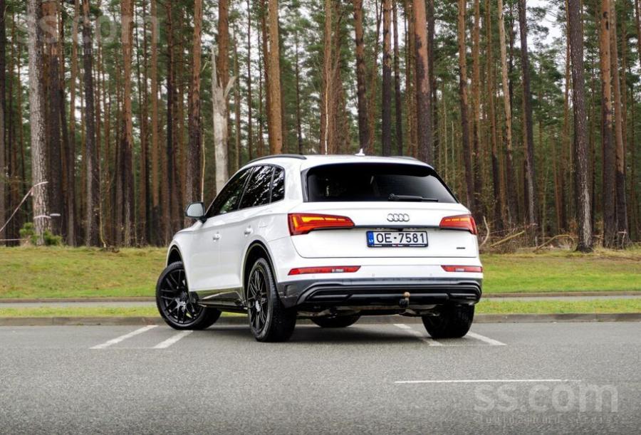 White Audi Q5 2021 in Riga, with an engine capacity of 2.00 L and mileage of 121 thousand km for 28990 €, photo 6 on AUTOMOTO.COM.LV