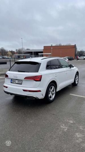 White Audi Q5 2021 in Vilnius, with an engine capacity of 1.97 L and mileage of 193 thousand km for 31500 €, photo 3 on AUTOMOTO.COM.LV
