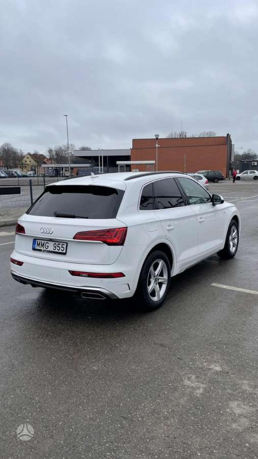 White Audi Q5 2021 in Vilnius, with an engine capacity of 1.97 L and mileage of 193 thousand km for 31500 €, photo 3 on AUTOMOTO.COM.LV
