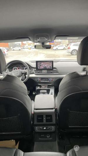 White Audi Q5 2021 in Vilnius, with an engine capacity of 1.97 L and mileage of 193 thousand km for 31500 €, photo 5 on AUTOMOTO.COM.LV