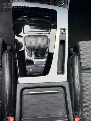 White Audi Q5 2021 in Riga, with an engine capacity of 2.00 L and mileage of 123 thousand km for 29900 €, photo 14 on AUTOMOTO.COM.LV
