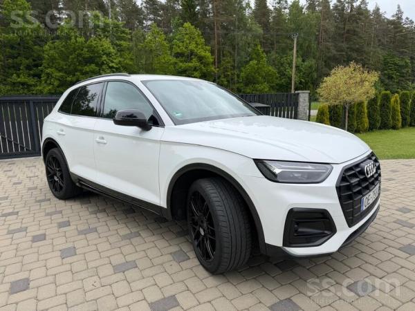 White Audi Q5 2021 in Riga, with an engine capacity of 2.00 L and mileage of 123 thousand km for 29900 €, photo 1 on AUTOMOTO.COM.LV