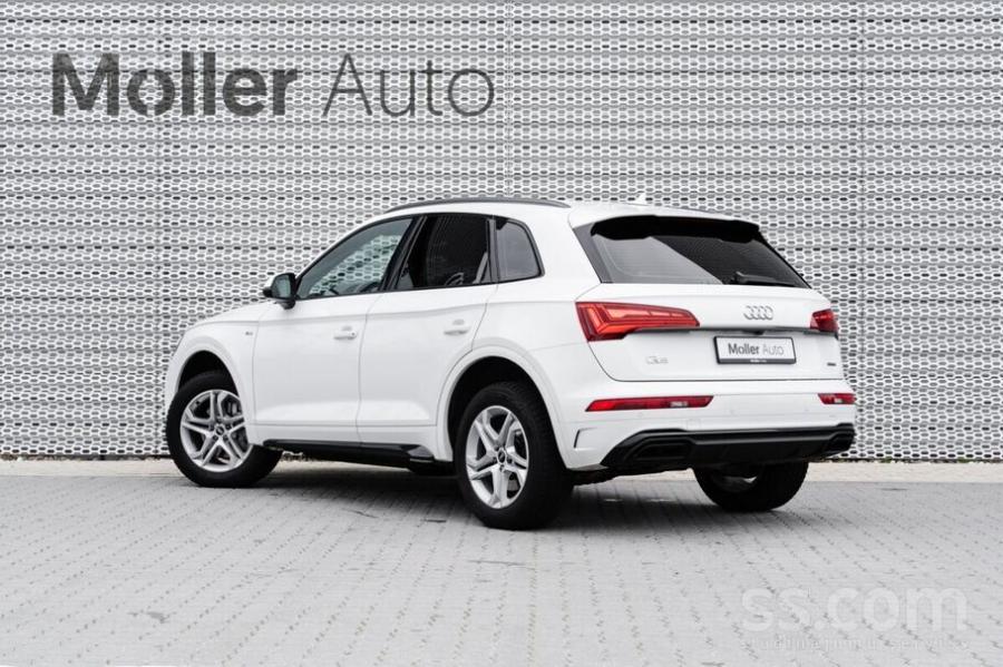 White Audi Q5 2021 in Riga, with an engine capacity of 2.00 L and mileage of 114 thousand km for 33250 €, photo 4 on AUTOMOTO.COM.LV