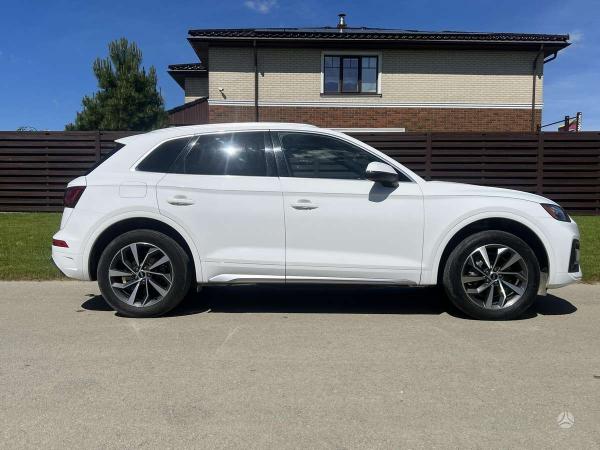 White Audi Q5 2021 in Klaipeda, with an engine capacity of 1.98 L and mileage of 68 thousand km for 22900 €, photo 2 on AUTOMOTO.COM.LV
