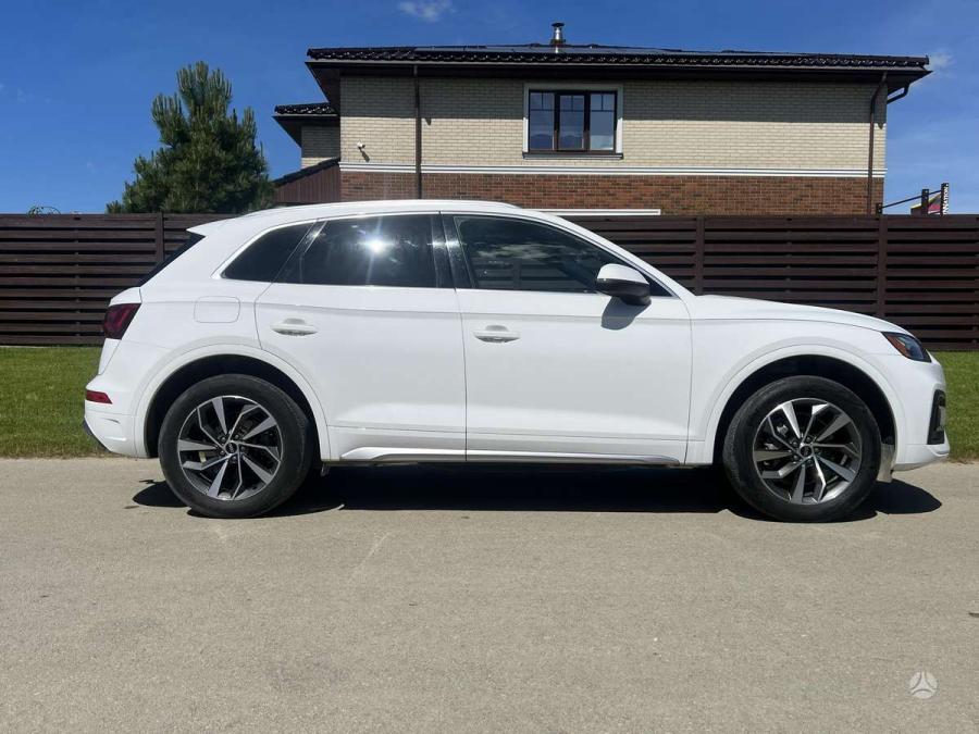 White Audi Q5 2021 in Klaipeda, with an engine capacity of 1.98 L and mileage of 68 thousand km for 22900 €, photo 3 on AUTOMOTO.COM.LV