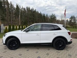 White Audi Q5 2021 in Riga, with an engine capacity of 2.00 L and mileage of 120 thousand km for 30990 €, photo 5 on AUTOMOTO.COM.LV