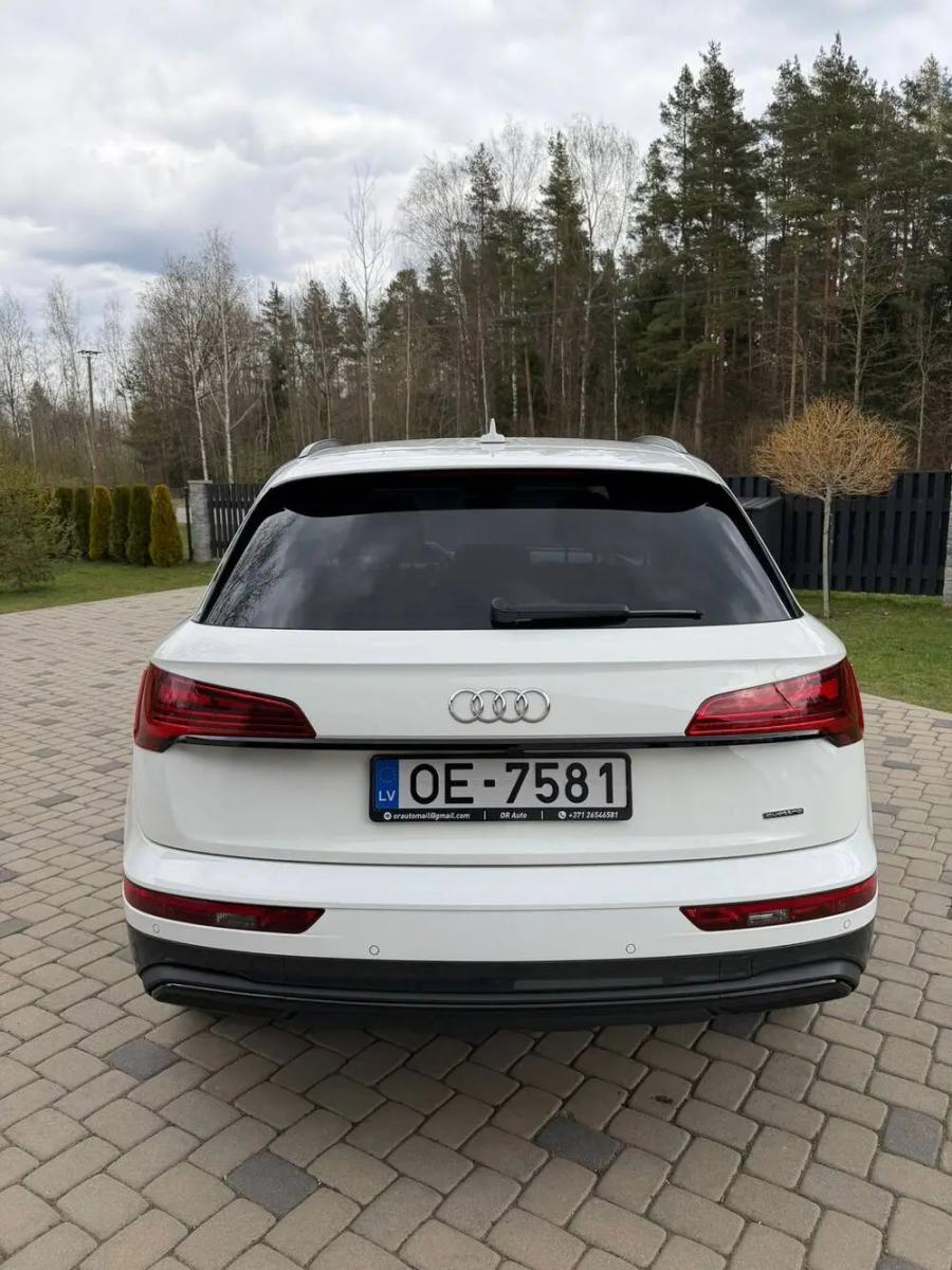 White Audi Q5 2021 in Riga, with an engine capacity of 2.00 L and mileage of 120 thousand km for 30990 €, photo 8 on AUTOMOTO.COM.LV
