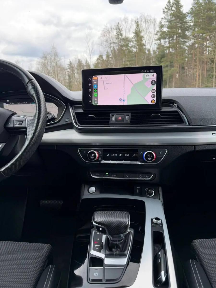 White Audi Q5 2021 in Riga, with an engine capacity of 2.00 L and mileage of 120 thousand km for 30990 €, photo 13 on AUTOMOTO.COM.LV
