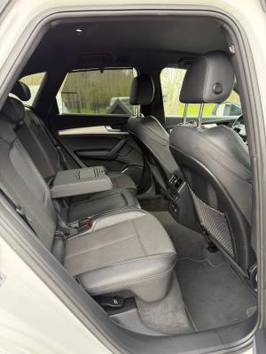White Audi Q5 2021 in Riga, with an engine capacity of 2.00 L and mileage of 120 thousand km for 30990 €, photo 14 on AUTOMOTO.COM.LV