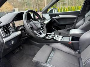White Audi Q5 2021 in Riga, with an engine capacity of 2.00 L and mileage of 120 thousand km for 30990 €, photo 17 on AUTOMOTO.COM.LV