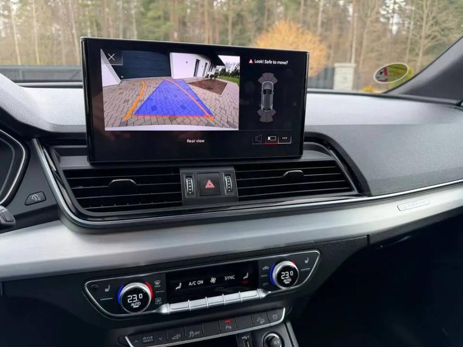White Audi Q5 2021 in Riga, with an engine capacity of 2.00 L and mileage of 120 thousand km for 30990 €, photo 19 on AUTOMOTO.COM.LV