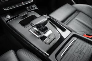 Balts Audi Q5 2021 Mārupe, ar dzinēja tilpumu 2.00 L un nobraukumu 114 tūkst. km par 33250 €, foto 26 vietnē AUTOMOTO.COM.LV