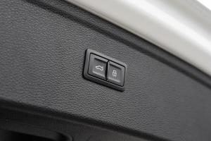 Balts Audi Q5 2021 Mārupe, ar dzinēja tilpumu 2.00 L un nobraukumu 114 tūkst. km par 33250 €, foto 31 vietnē AUTOMOTO.COM.LV
