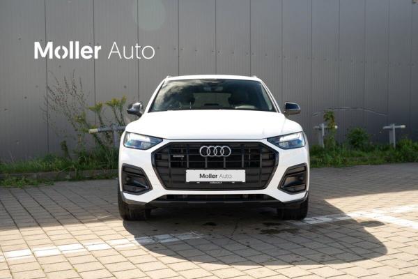 White Audi Q5 2021 in Vilnius, with an engine capacity of 2.00 L and mileage of 130 thousand km for 30750 €, photo 3 on AUTOMOTO.COM.LV