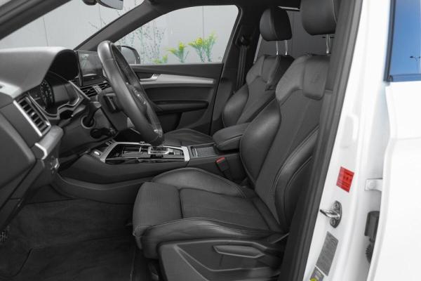 White Audi Q5 2021 in Vilnius, with an engine capacity of 2.00 L and mileage of 130 thousand km for 30750 €, photo 9 on AUTOMOTO.COM.LV