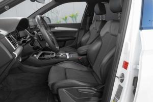 Balts Audi Q5 2021 Viļņa, ar dzinēja tilpumu 2.00 L un nobraukumu 130 tūkst. km par 30750 €, foto 9 vietnē AUTOMOTO.COM.LV
