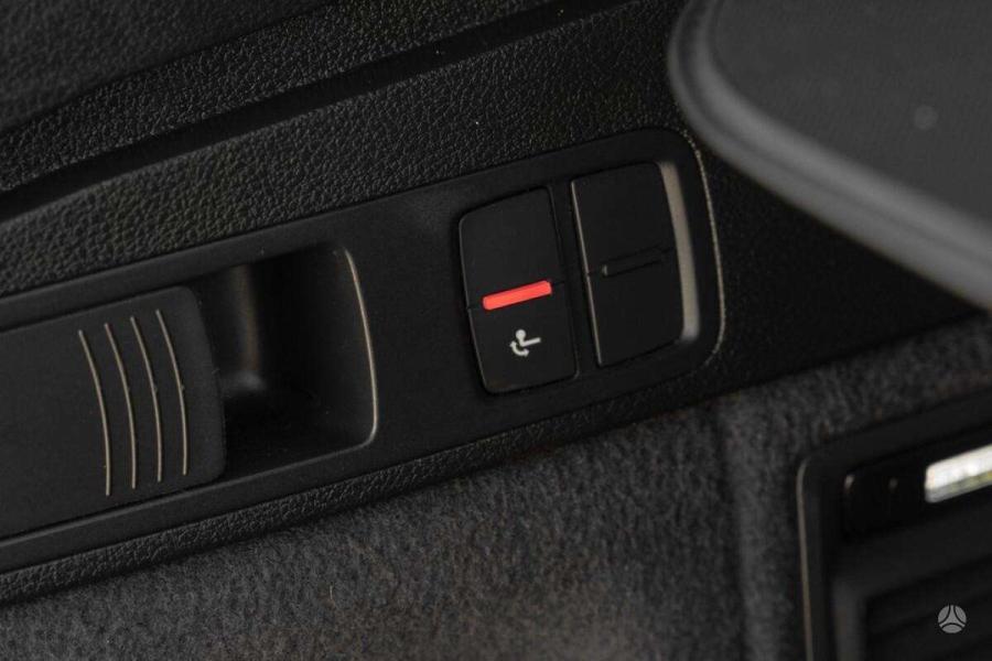 Balts Audi Q5 2021 Viļņa, ar dzinēja tilpumu 2.00 L un nobraukumu 130 tūkst. km par 30750 €, foto 26 vietnē AUTOMOTO.COM.LV