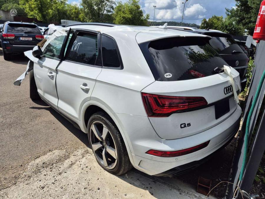 Balts Audi Q5 2022 Viļņa, ar dzinēja tilpumu 1.98 L un nobraukumu 13 tūkst. km par 11650 €, foto 1 vietnē AUTOMOTO.COM.LV