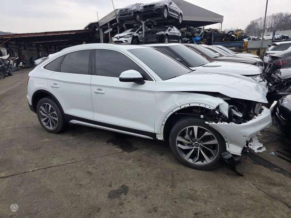 Balts Audi Q5 2022 Viļņa, ar dzinēja tilpumu 2.00 L un nobraukumu 67 tūkst. km par 21200 €, foto 1 vietnē AUTOMOTO.COM.LV