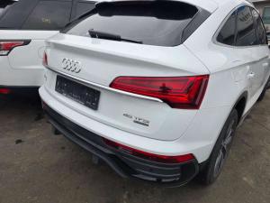 White Audi Q5 2022 in Vilnius, with an engine capacity of 2.00 L and mileage of 67 thousand km for 21200 €, photo 8 on AUTOMOTO.COM.LV