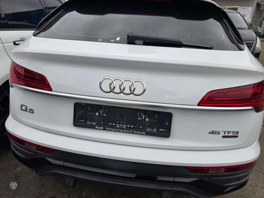White Audi Q5 2022 in Vilnius, with an engine capacity of 2.00 L and mileage of 67 thousand km for 21200 €, photo 9 on AUTOMOTO.COM.LV