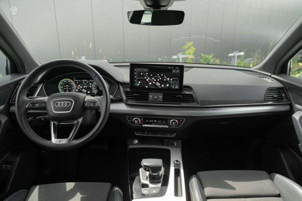 White Audi Q5 2022 in Vilnius, with an engine capacity of 2.00 L and mileage of 43 thousand km for 38500 €, photo 10 on AUTOMOTO.COM.LV