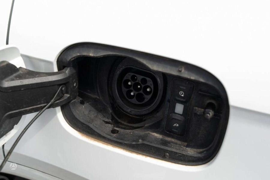 Белый Ауди Ку 5 2022 в Вильнюс, объемом двигателя 2.00 л и пробегом 43 тыс. км за 38500 €, фото 26 на AUTOMOTO.COM.LV