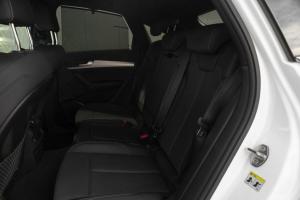 Balts Audi Q5 2022 Viļņa, ar dzinēja tilpumu 2.00 L un nobraukumu 43 tūkst. km par 38500 €, foto 10 vietnē AUTOMOTO.COM.LV