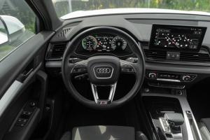 Balts Audi Q5 2022 Viļņa, ar dzinēja tilpumu 2.00 L un nobraukumu 43 tūkst. km par 38500 €, foto 13 vietnē AUTOMOTO.COM.LV