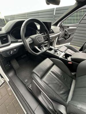 White Audi Q5 2022 in Vilnius, with an engine capacity of 1.97 L and mileage of 194 thousand km for 27990 €, photo 18 on AUTOMOTO.COM.LV
