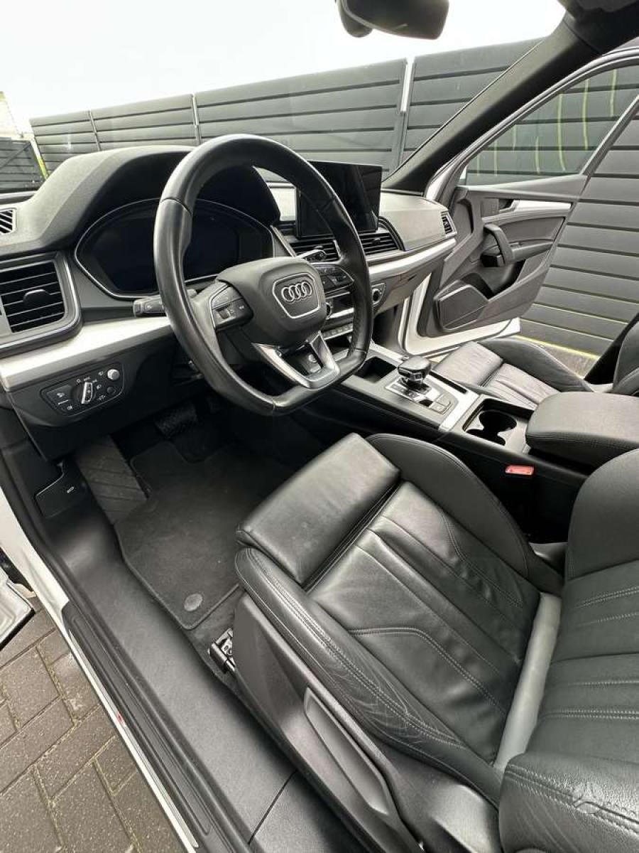 White Audi Q5 2022 in Vilnius, with an engine capacity of 1.97 L and mileage of 194 thousand km for 27990 €, photo 18 on AUTOMOTO.COM.LV