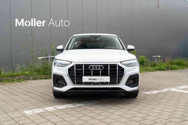 White Audi Q5 2022 in Vilnius, with an engine capacity of 2.00 L and mileage of 92 thousand km for 34800 €, photo 2 on AUTOMOTO.COM.LV