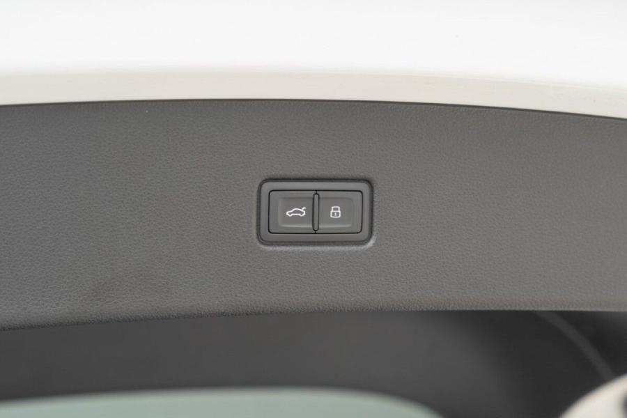 Balts Audi Q5 2022 Viļņa, ar dzinēja tilpumu 2.00 L un nobraukumu 92 tūkst. km par 34800 €, foto 28 vietnē AUTOMOTO.COM.LV