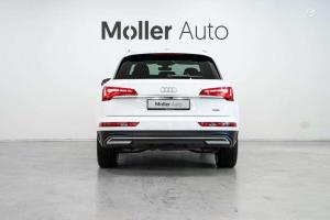 Balts Audi Q5 2022 Viļņa, ar dzinēja tilpumu 2.00 L un nobraukumu 142 tūkst. km par 28400 €, foto 7 vietnē AUTOMOTO.COM.LV