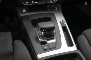 Balts Audi Q5 2022 Viļņa, ar dzinēja tilpumu 2.00 L un nobraukumu 142 tūkst. km par 28400 €, foto 18 vietnē AUTOMOTO.COM.LV