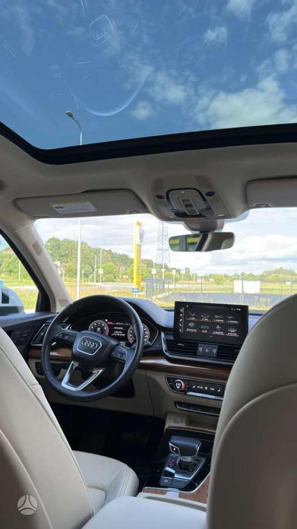 White Audi Q5 2022 in Kaunas, with an engine capacity of 1.98 L and mileage of 25 thousand km for 38000 €, photo 9 on AUTOMOTO.COM.LV