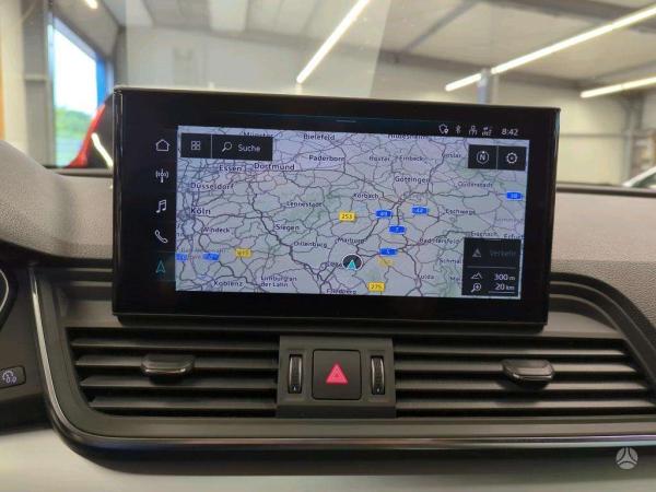 White Audi Q5 2022 in Kaunas, with an engine capacity of 1.98 L and mileage of 64 thousand km for 34900 €, photo 9 on AUTOMOTO.COM.LV