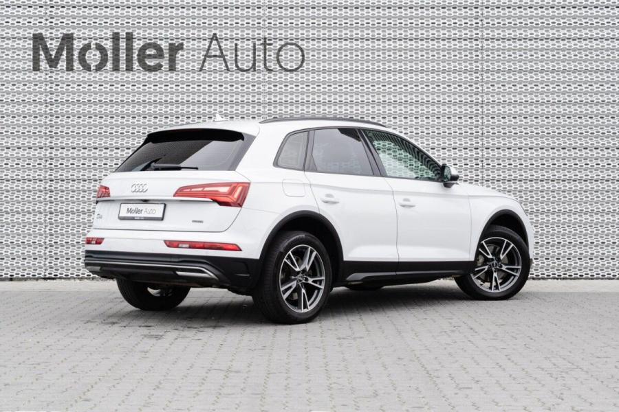White Audi Q5 2022 in Marupe, with an engine capacity of 2.00 L and mileage of 110 thousand km for 30850 €, photo 5 on AUTOMOTO.COM.LV