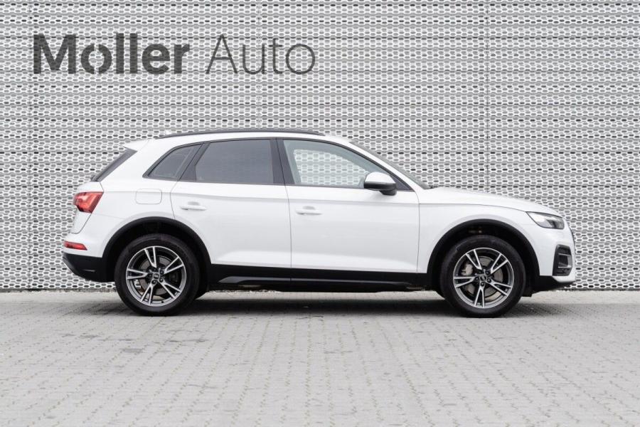 White Audi Q5 2022 in Marupe, with an engine capacity of 2.00 L and mileage of 110 thousand km for 30850 €, photo 6 on AUTOMOTO.COM.LV