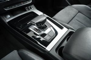 White Audi Q5 2022 in Marupe, with an engine capacity of 2.00 L and mileage of 110 thousand km for 30850 €, photo 29 on AUTOMOTO.COM.LV