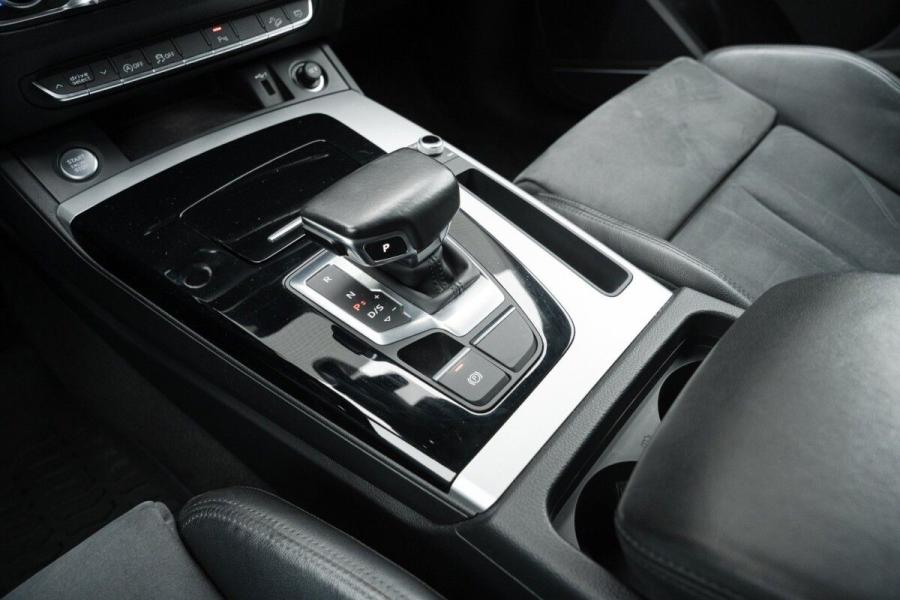 White Audi Q5 2022 in Marupe, with an engine capacity of 2.00 L and mileage of 110 thousand km for 30850 €, photo 29 on AUTOMOTO.COM.LV