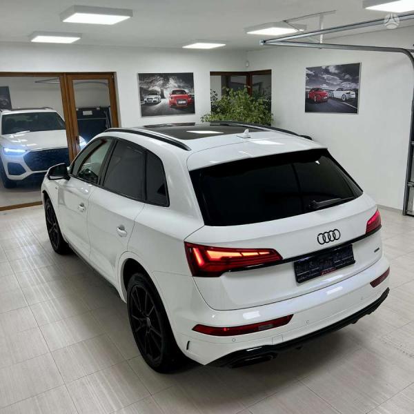 White Audi Q5 2023 in Raseiniai, with an engine capacity of 1.97 L and mileage of 70 thousand km for 43500 €, photo 2 on AUTOMOTO.COM.LV