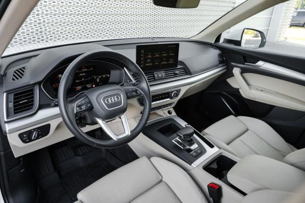 White Audi Q5 2024 in Marupe, with an engine capacity of 2.00 L and mileage of 53 thousand km for 31900 €, photo 11 on AUTOMOTO.COM.LV
