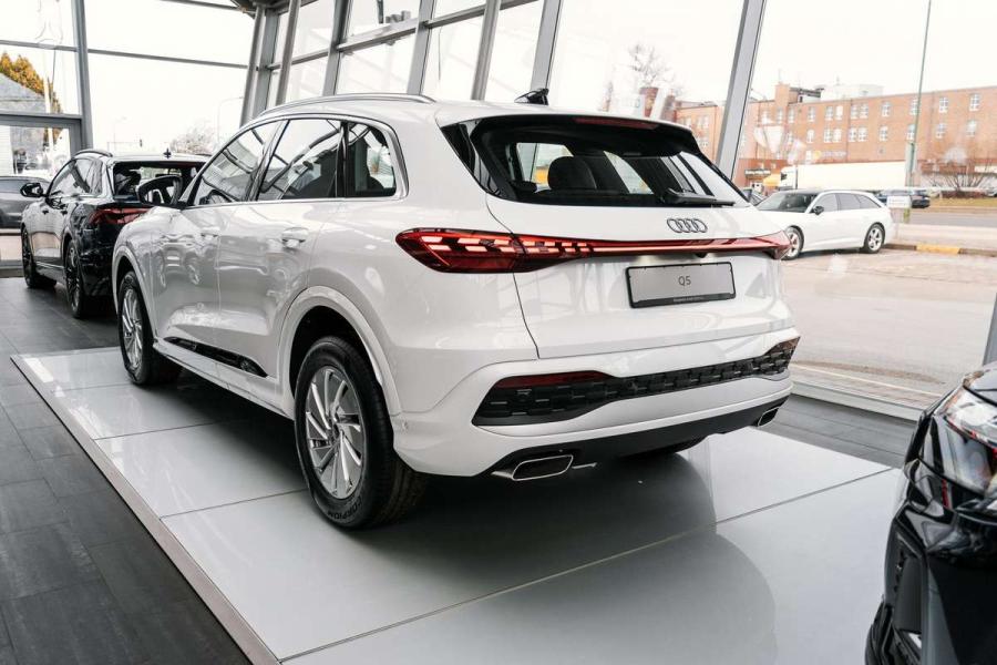 White Audi Q5 2026 in Klaipeda, with an engine capacity of 1.98 L and mileage of 0 thousand km for 55978 €, photo 9 on AUTOMOTO.COM.LV