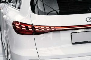 White Audi Q5 2026 in Klaipeda, with an engine capacity of 1.98 L and mileage of 0 thousand km for 55978 €, photo 10 on AUTOMOTO.COM.LV