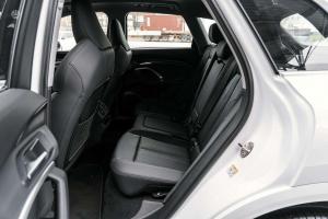 White Audi Q5 2026 in Klaipeda, with an engine capacity of 1.98 L and mileage of 0 thousand km for 55978 €, photo 15 on AUTOMOTO.COM.LV