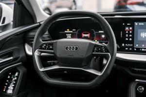White Audi Q5 2026 in Klaipeda, with an engine capacity of 1.98 L and mileage of 0 thousand km for 55978 €, photo 18 on AUTOMOTO.COM.LV