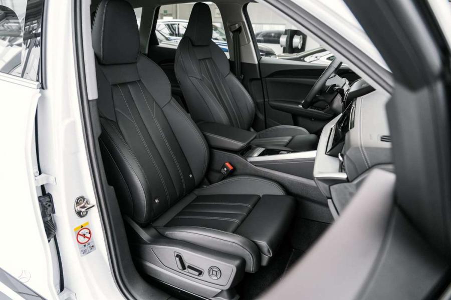White Audi Q5 2026 in Klaipeda, with an engine capacity of 1.98 L and mileage of 0 thousand km for 55978 €, photo 24 on AUTOMOTO.COM.LV