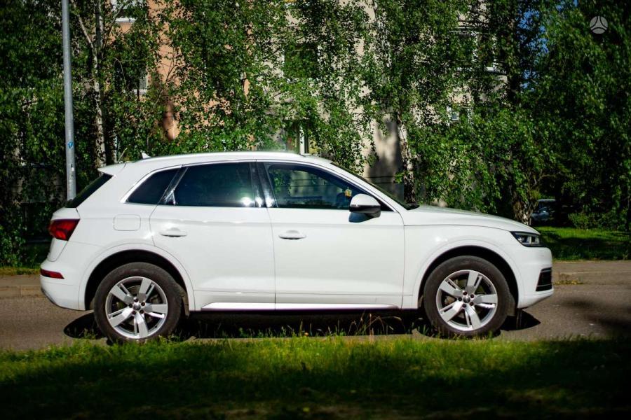 White Audi Q5 2018 in Vilnius, with an engine capacity of 1.98 L and mileage of 129 thousand km for 20000 €, photo 5 on AUTOMOTO.COM.LV